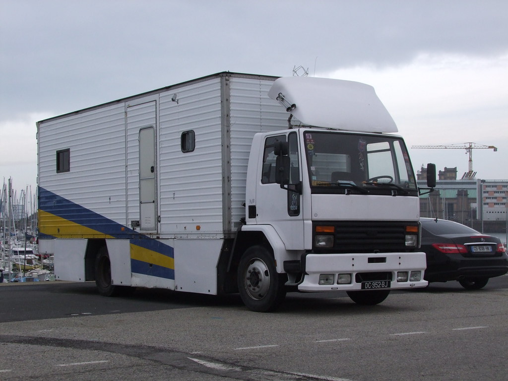 Ford Cargo 1113 - specs, photos, videos and more on TopWorldAuto