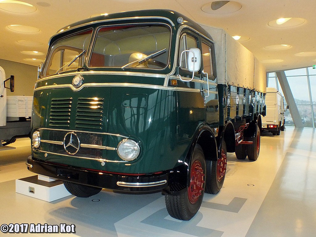 TopWorldAuto >> Photos of Mercedes-Benz LP 333 - photo galleries