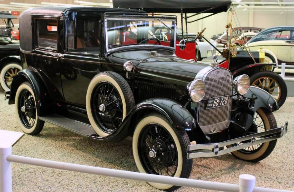 Ford Model A Town Car - specs, photos, videos and more on TopWorldAuto
