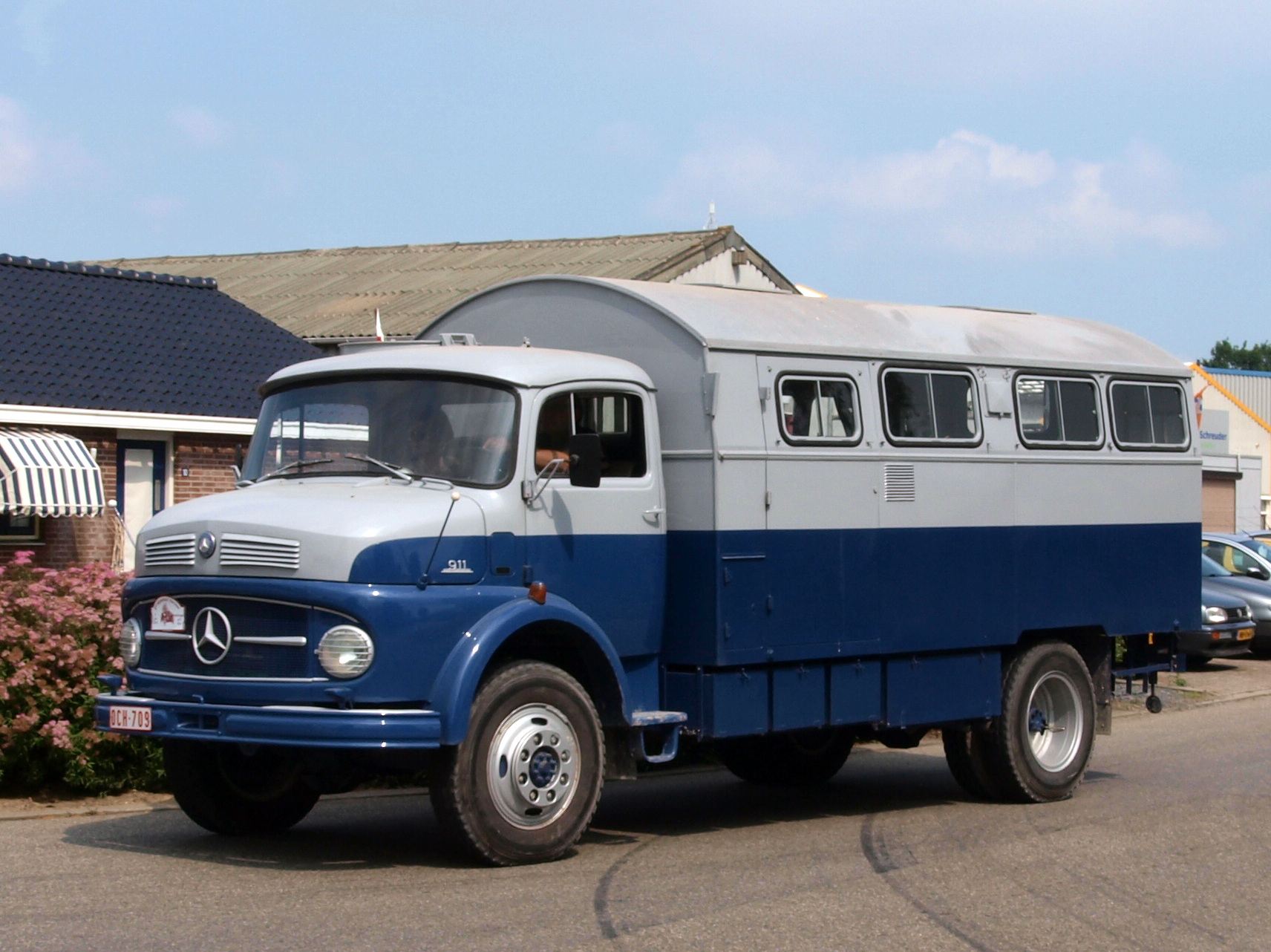 TopWorldAuto >> Photos of Mercedes-Benz 911 - photo galleries