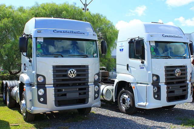 Volkswagen Constellation 13-180 - specs, photos, videos and more on ...