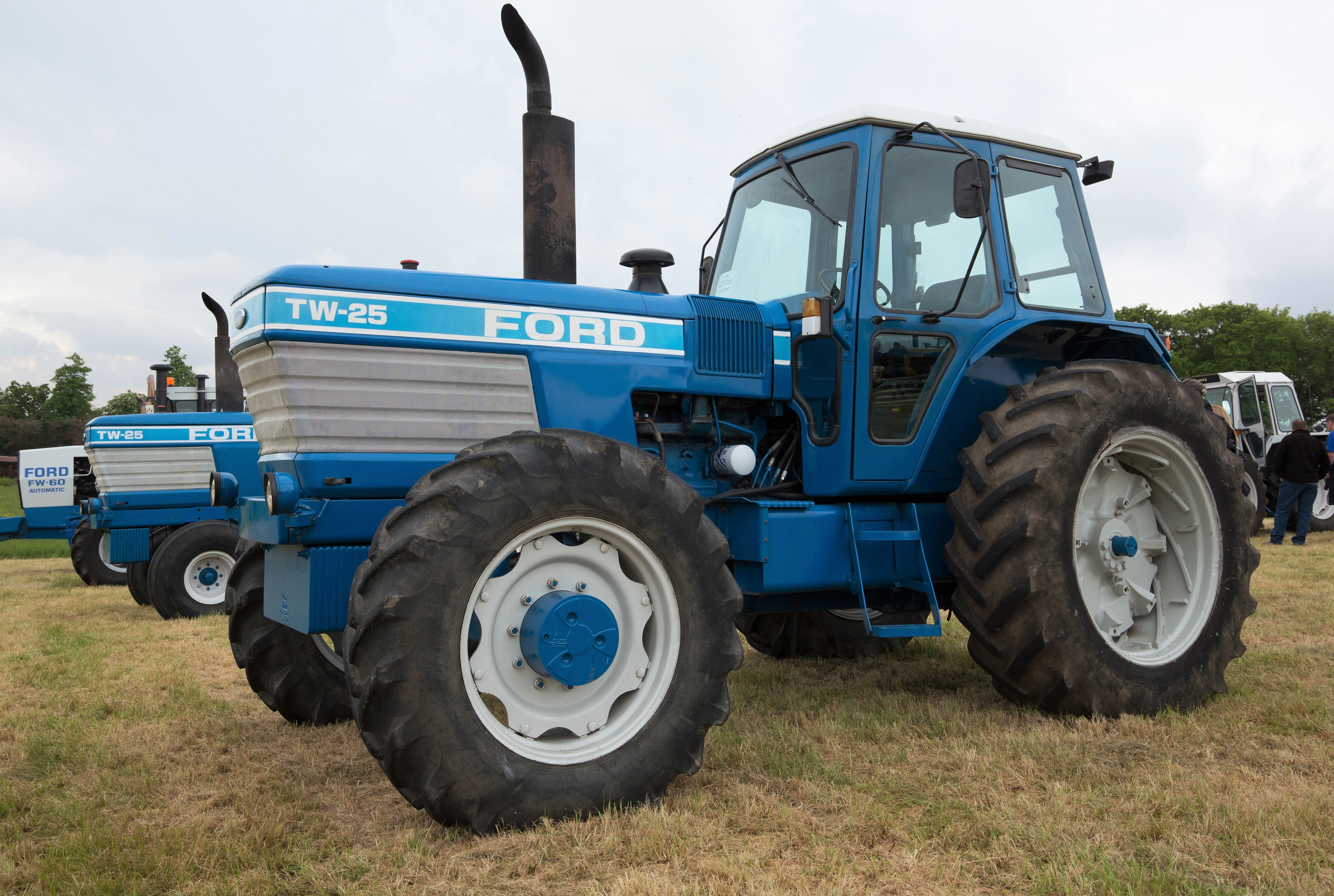 Ford TW-25 - specs, photos, videos and more on TopWorldAuto