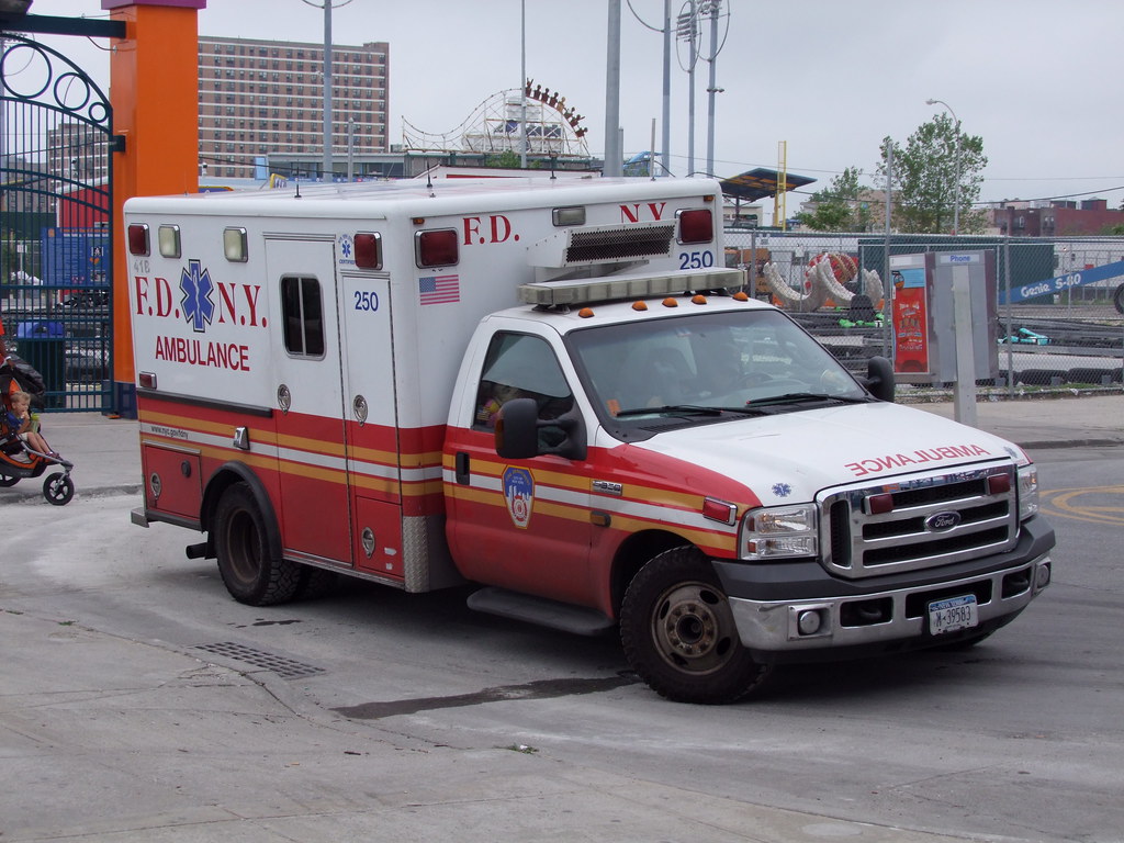 TopWorldAuto >> Photos of Ford F-350 Ambulance - photo galleries