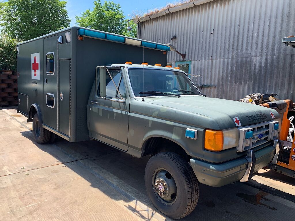 TopWorldAuto >> Photos of Ford F-350 Ambulance - photo galleries