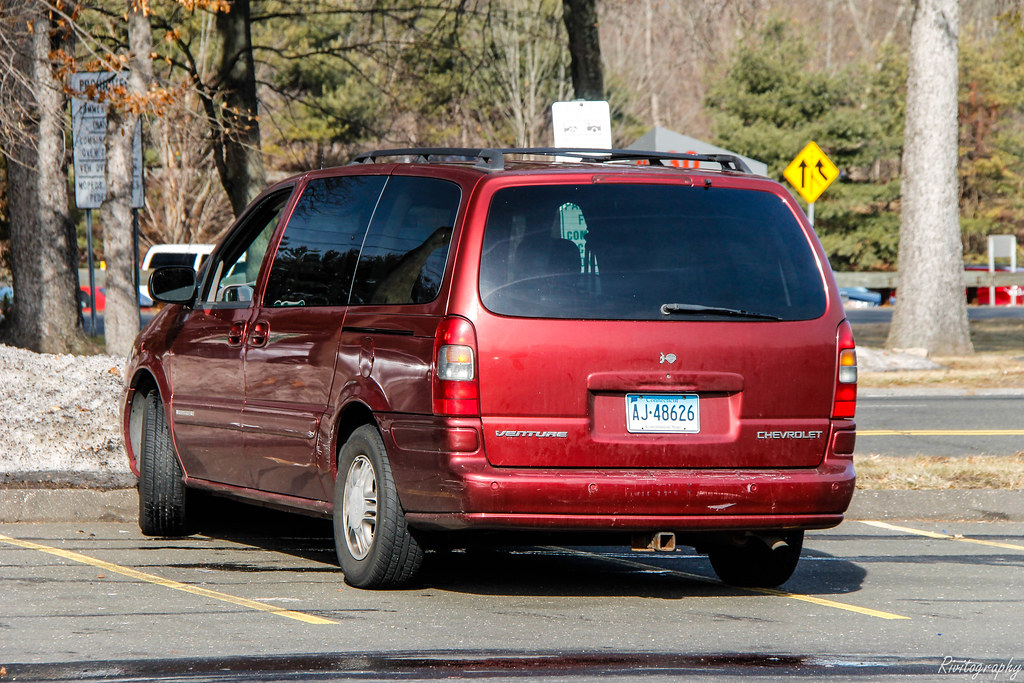 Chevrolet Venture Warner Bros Edition - specs, photos, videos and more ...