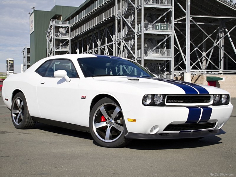 Dodge Challenger STR8 Hemi - specs, photos, videos and more on TopWorldAuto